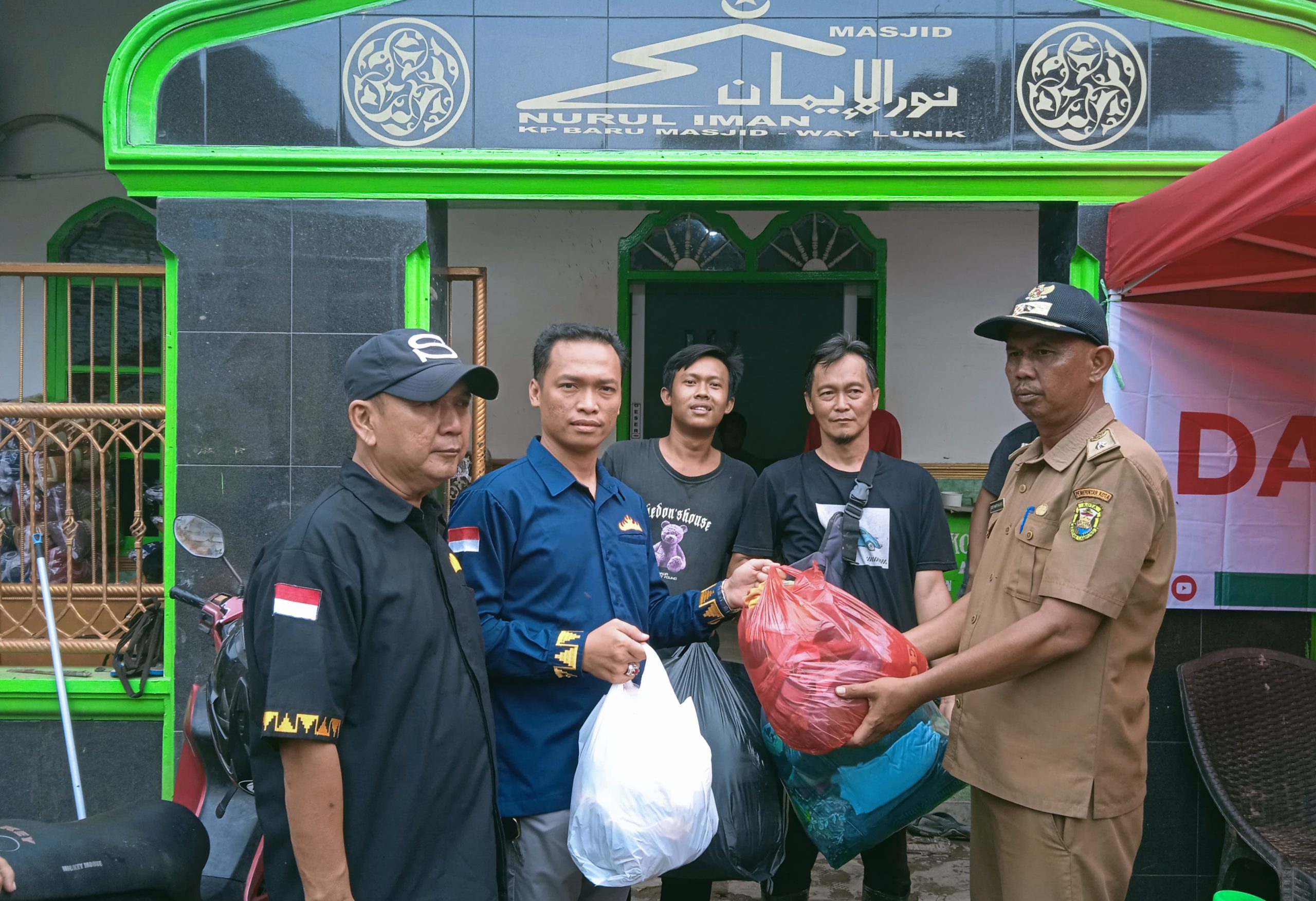 IWO Lampung Kembali Salurkan Bantuan untuk Korban Banjir - Tanganrakyat.id